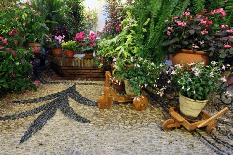 Patios Traseros: Diseño Creativo para un Espacio Único - JARDINES CASA