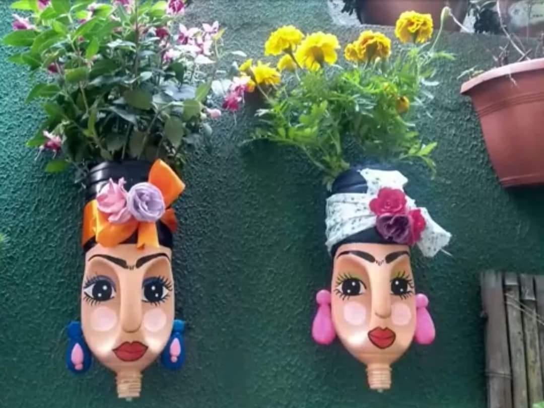 Cómo Crear Macetas de Botellas de Plástico en Forma de Caras: Una ...